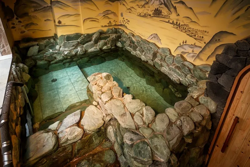 Embrace the Mizuburo | Hot & Cold Cycles in Japan’s Onsen